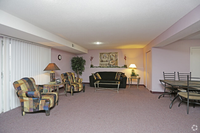 Autumn Place Apartments - LeasingKC